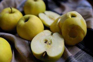 National Apple Day – poem | Acacia Publications